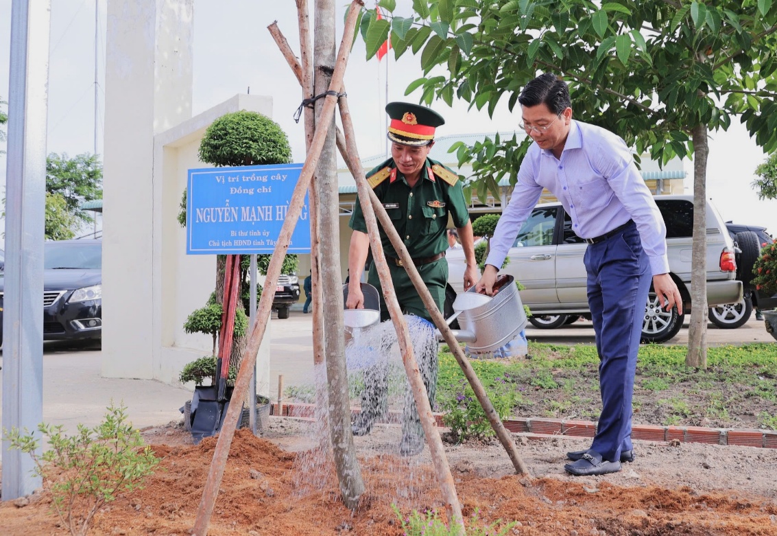 Tây Ninh Tích Cực Hưởng Ứng Phong Trào Trồng Cây Xanh Vì Môi Trường Sống Xanh – Sạch – Đẹp